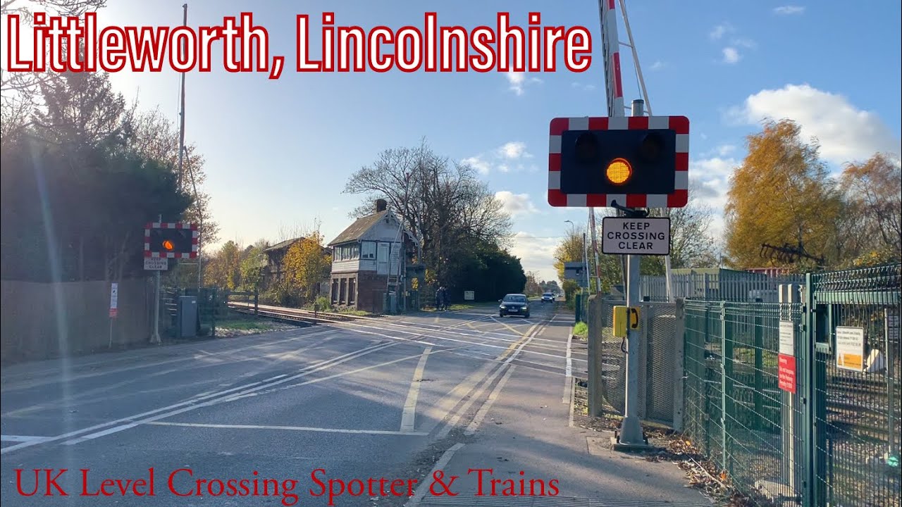 Littleworth Level Crossing, Lincolnshire - YouTube