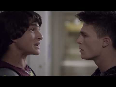 Teen Wolf 1x01 Scott and Jackson had conversation about were he get ...