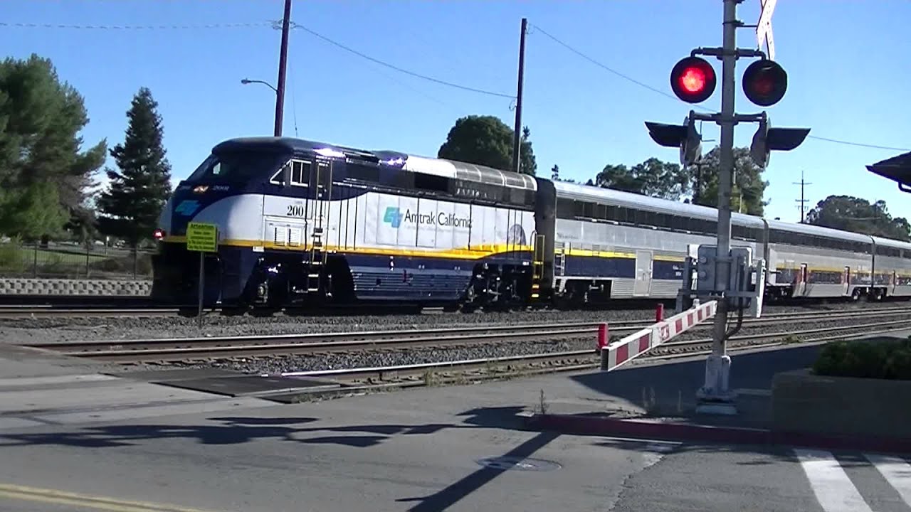 CDTX EMD F59PHi 2001 - YouTube