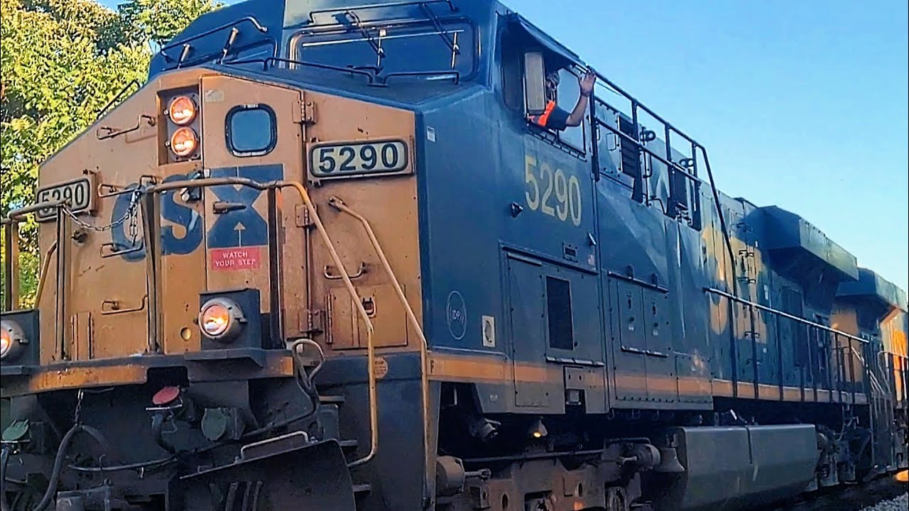 CSX Train With A Friendly Crew In Wyoming Ohio! - YouTube