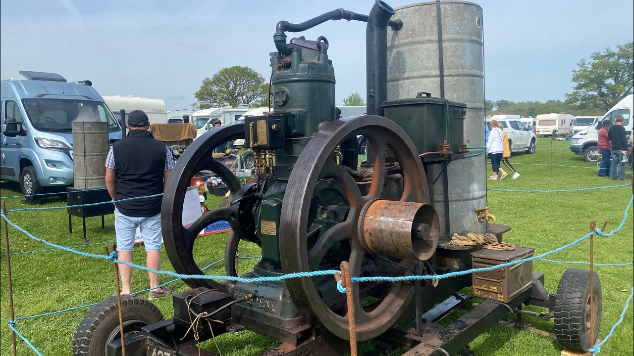 Petter 18HP S type stationary engine - YouTube