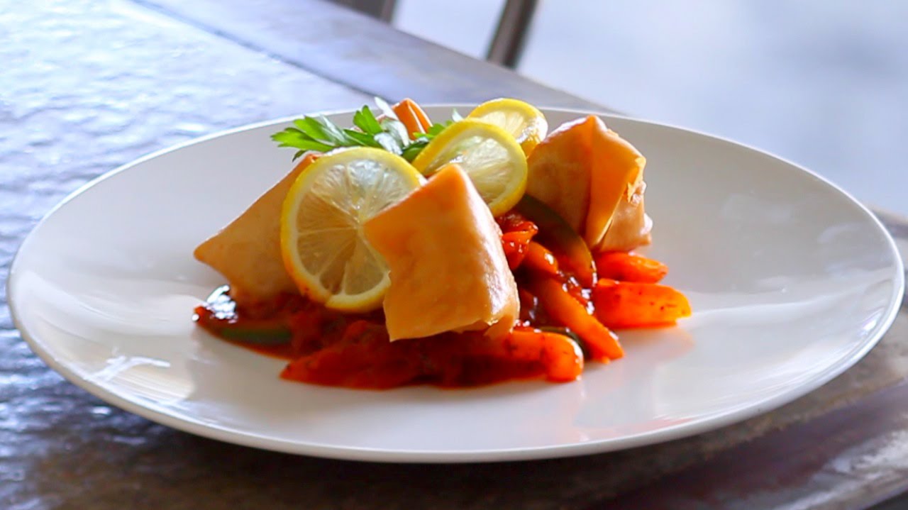 Fish Spring Roll with Spicy Sauce / بُرك سمكة حارة - YouTube