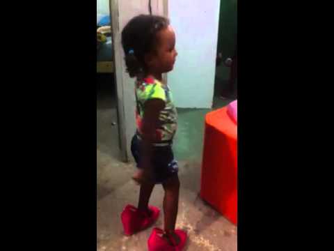 Minha prima dançando bang da annita