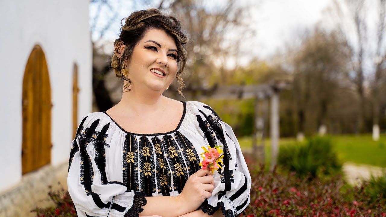 Raluca Sandu - Dragoste, nume de floare - YouTube