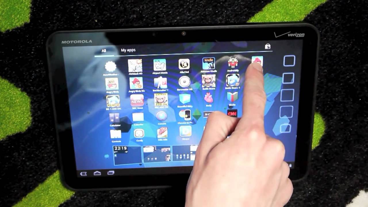 Android 3.0 (Honeycomb) - Motorola Xoom : Interface et launcher - YouTube