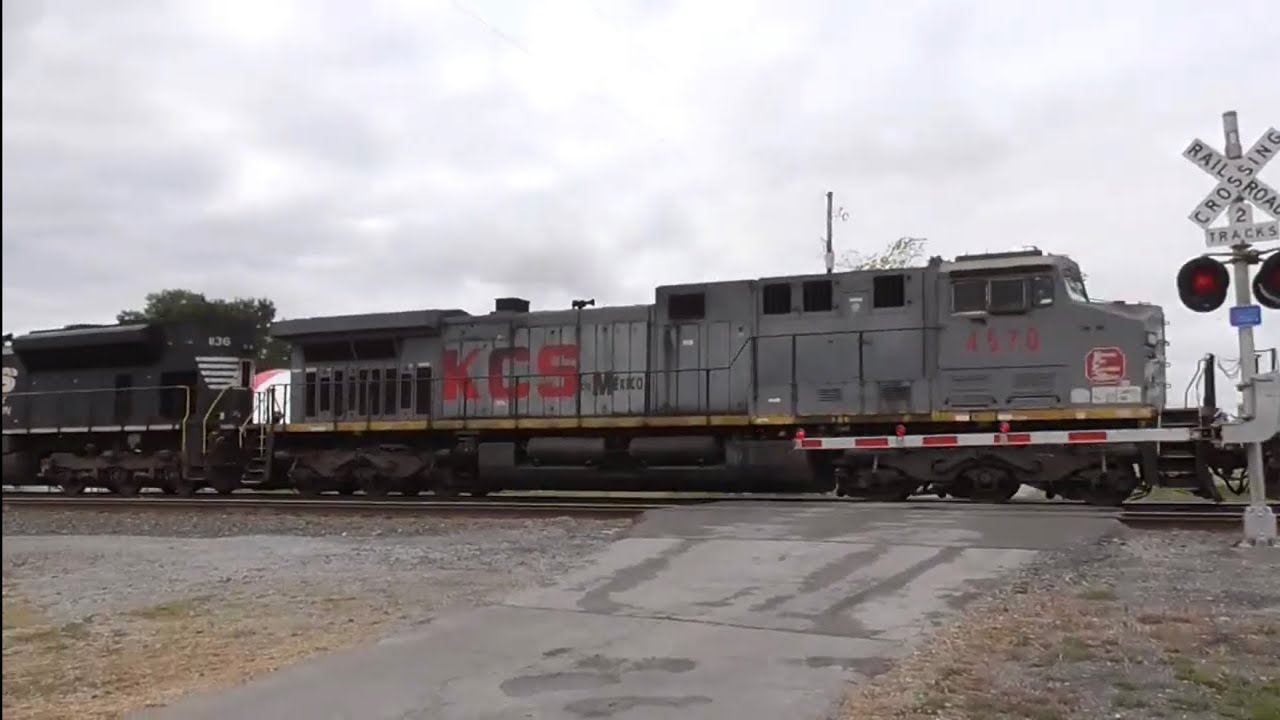 NS 1136 South with Gray Ghost trailing - Attica, OH - 10/15/23 - YouTube