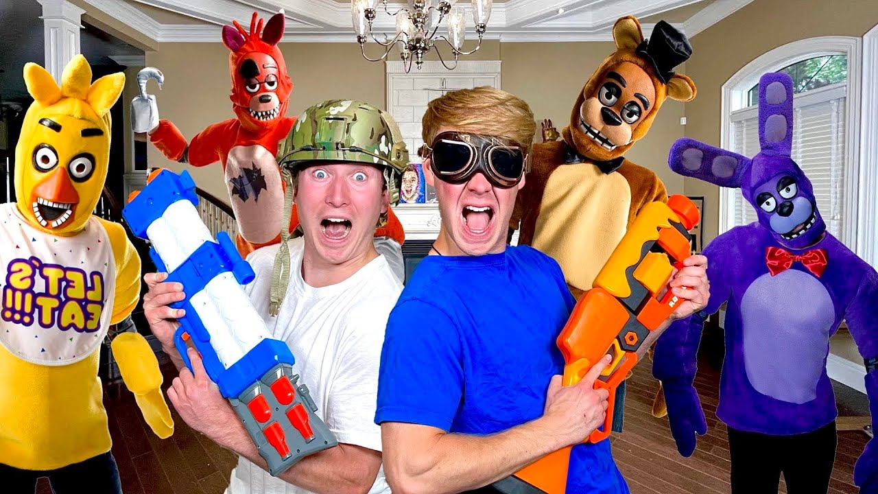 SURVIVING Five Nights At Freddy’s IN REAL LIFE (Defending Papa Jakes ...