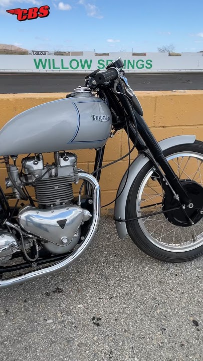 1948 Triumph T100 (GP Replica) at the Willow Springs “GP” - #triumph #classicbritishspares - YouTube