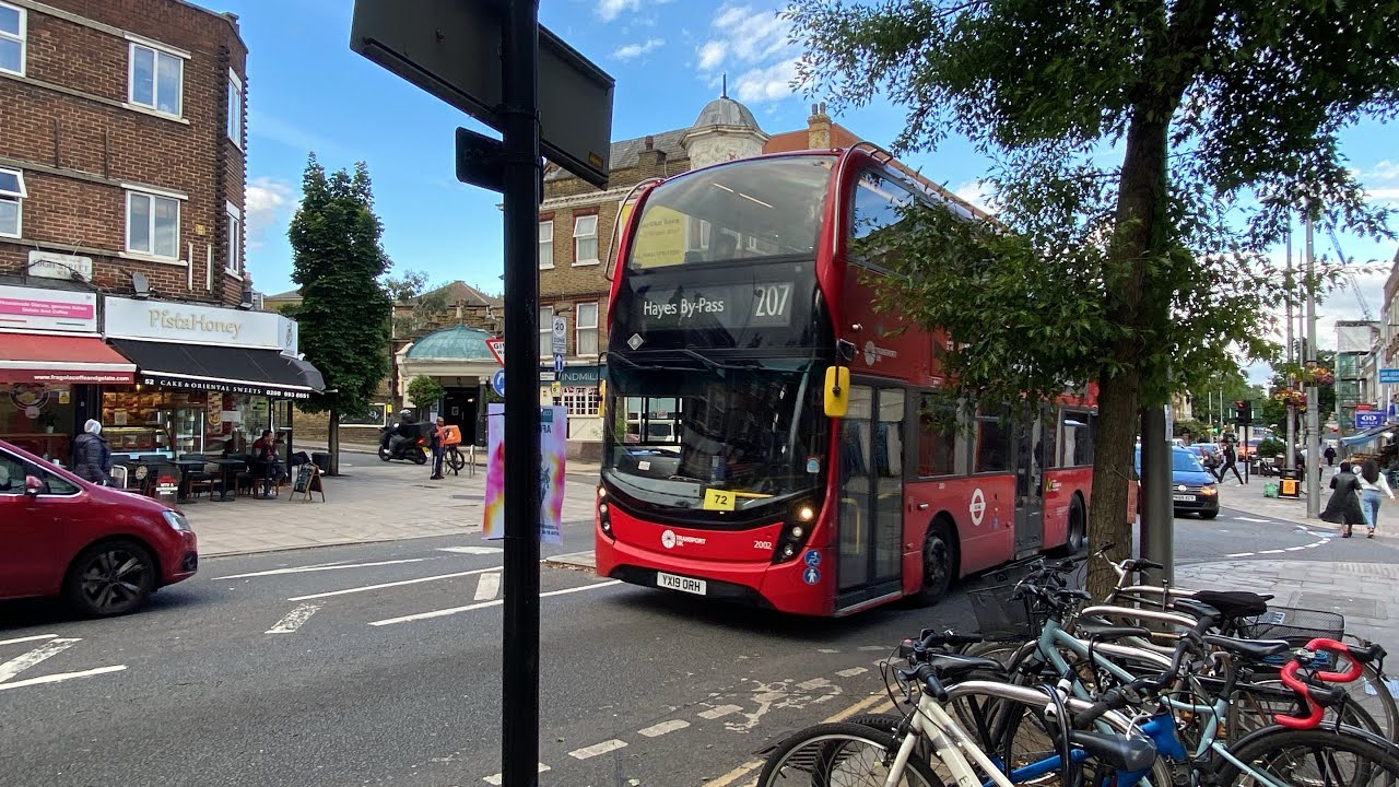 Here is the E400 MMC (YX19ORH) on the 207 to Hayes By-Pass at Acton ...