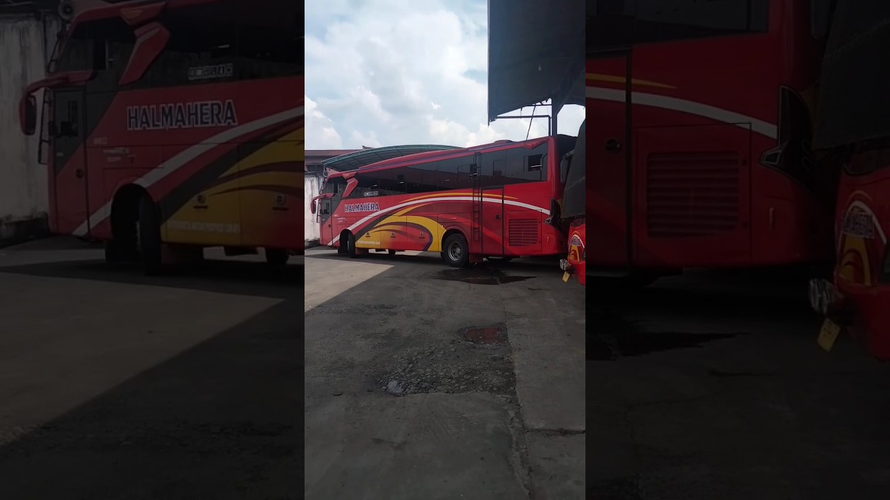 Bus Makmur OH 1526 Tujuan Medan-Pranap Bus sedang mengambil posisi ...