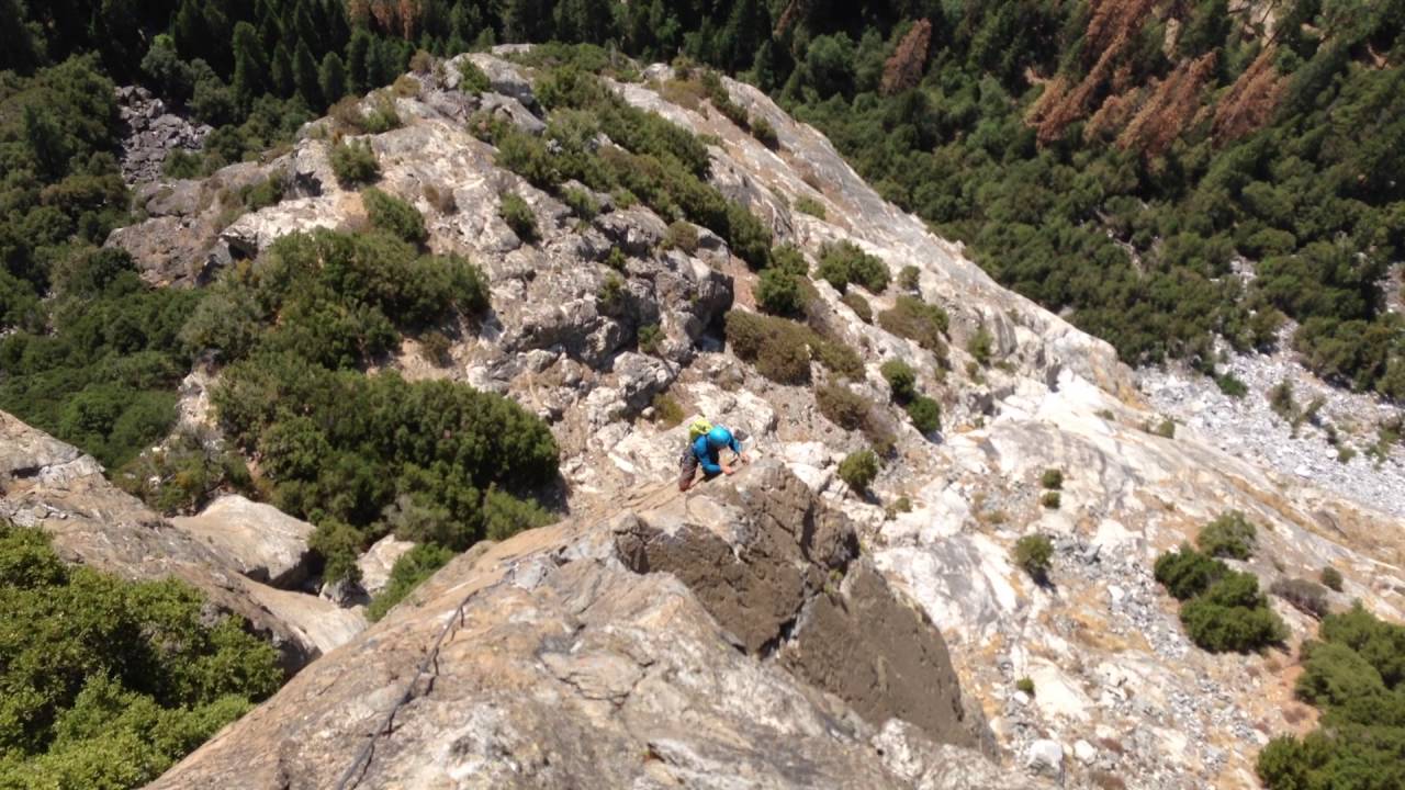East Buttress of El Capitan, pitch 3 exposed arête - YouTube