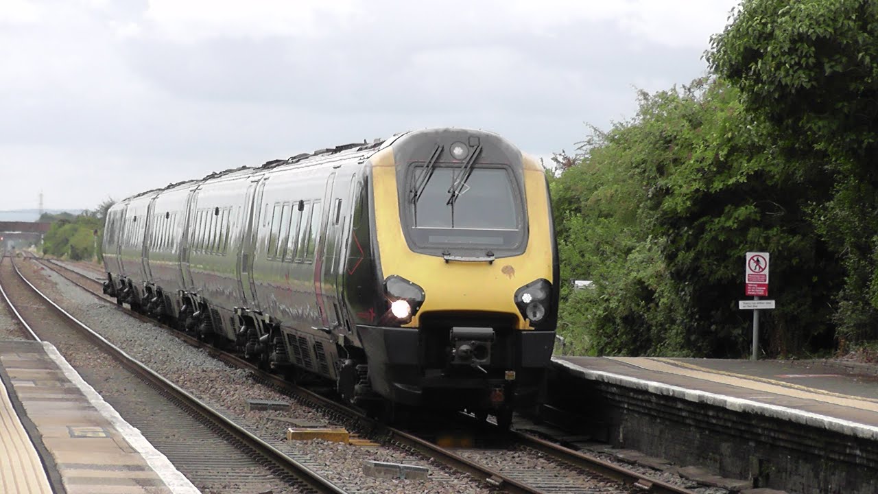 Class 220 + 221 Voyagers Review - YouTube