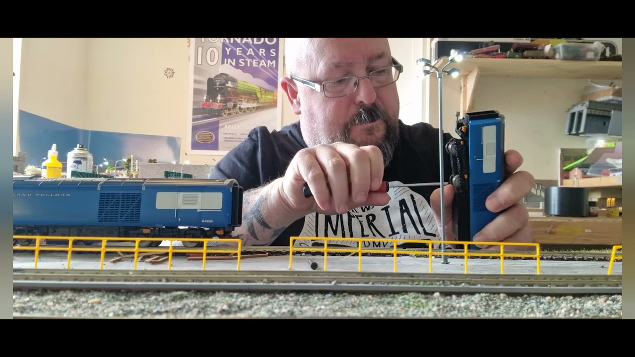 Part 2 Midland blue pullman speaker upgrade - YouTube