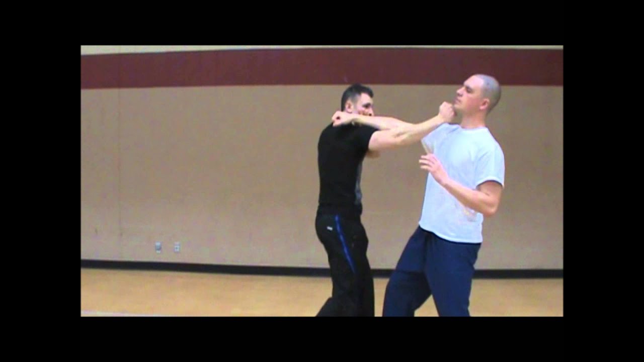 How To Countering A Back Hand Punch - YouTube