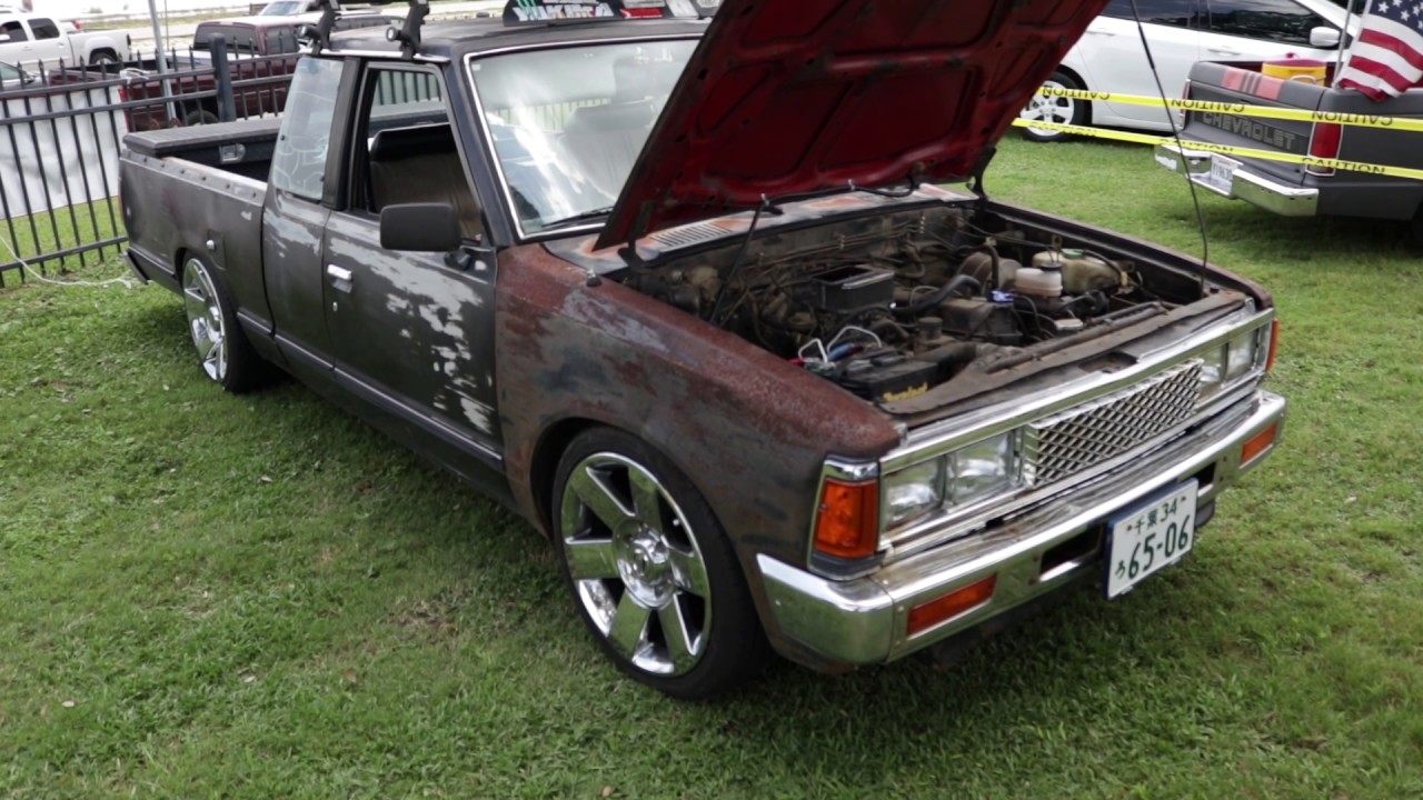 Nissan 720 King Cab walk around Scrapin' the Coast 2017 - YouTube