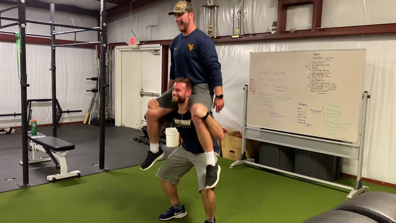 Partner Shoulder Squat - YouTube