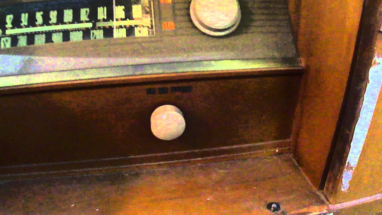 Late 1940's Westinghouse Model H-167 AM/FM console radio demonstation ...