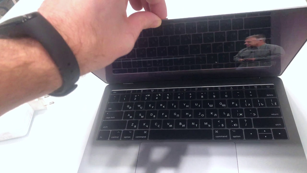 Flexgate Macbook Pro 13" 2017 - YouTube
