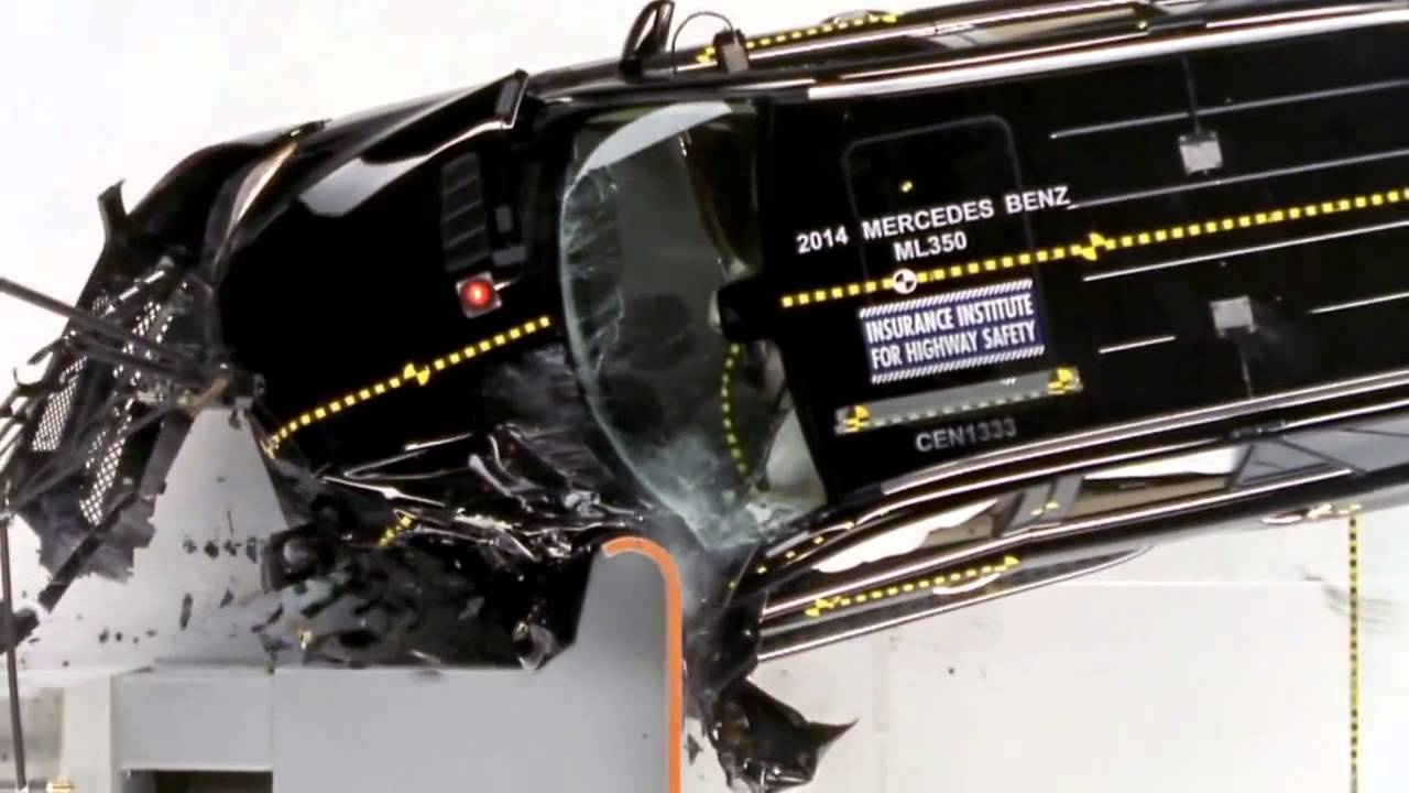 2014 Mercedes M class small overlap (crash test) - YouTube