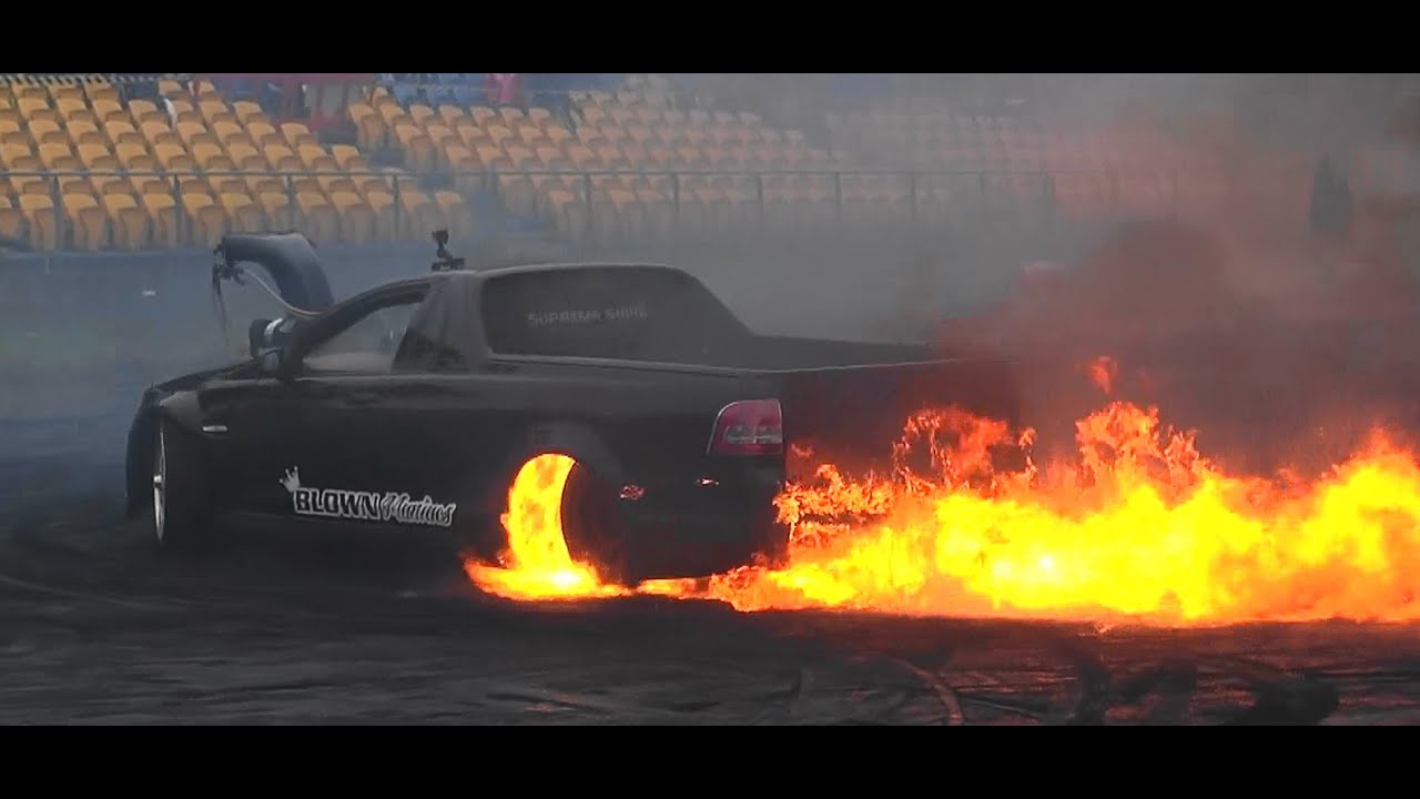 BLOWN CATCHES FIRE AT GOOD FRYDAY BURNOUTS SYDNEY DRAGWAY 3.4.2015 ...