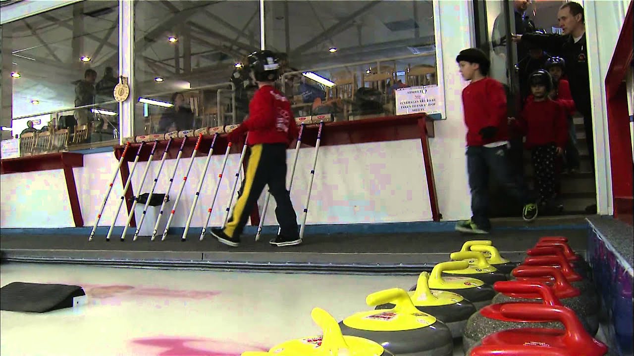 CURLING Throwing Stones - Little Rocks Oromocto - YouTube