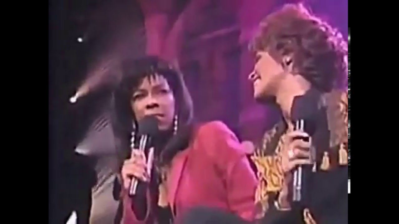 Whitney Houston & Natalie Cole - Bridge Over Troubled Water - Big Break 1990 FULL VERSION - YouTube