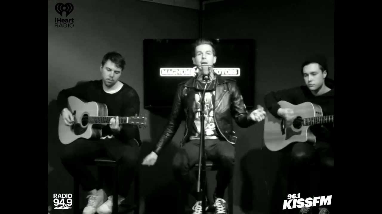 The Neighbourhood - Sweater Weather in the iHeartRadio Lounge - YouTube