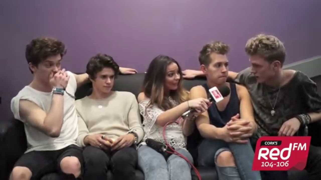Izzy Showbizzy Talks To The Vamps - YouTube