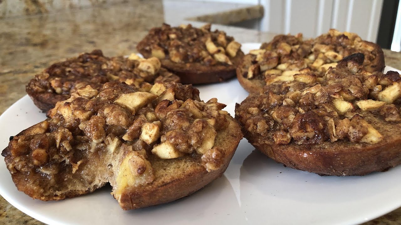 How To Make French Toast Bagels with Apple Crisp Topping | BYOB Bagels ...