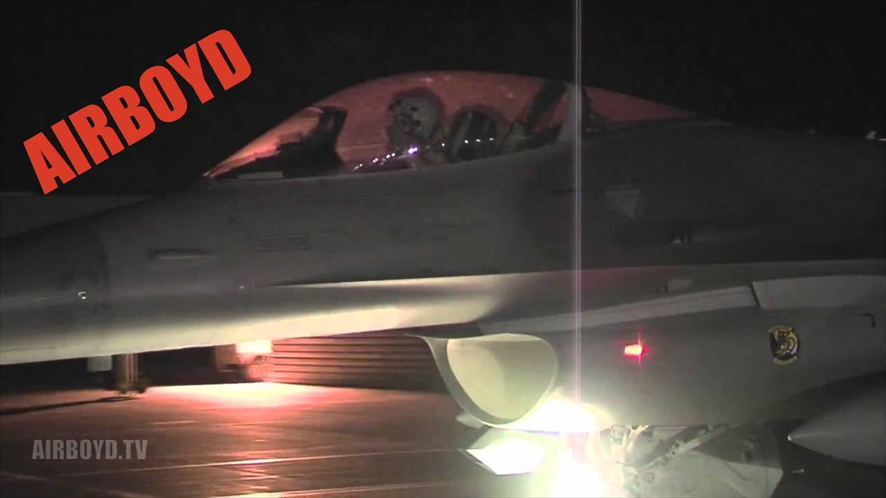 F-16's Off Into The Night - YouTube