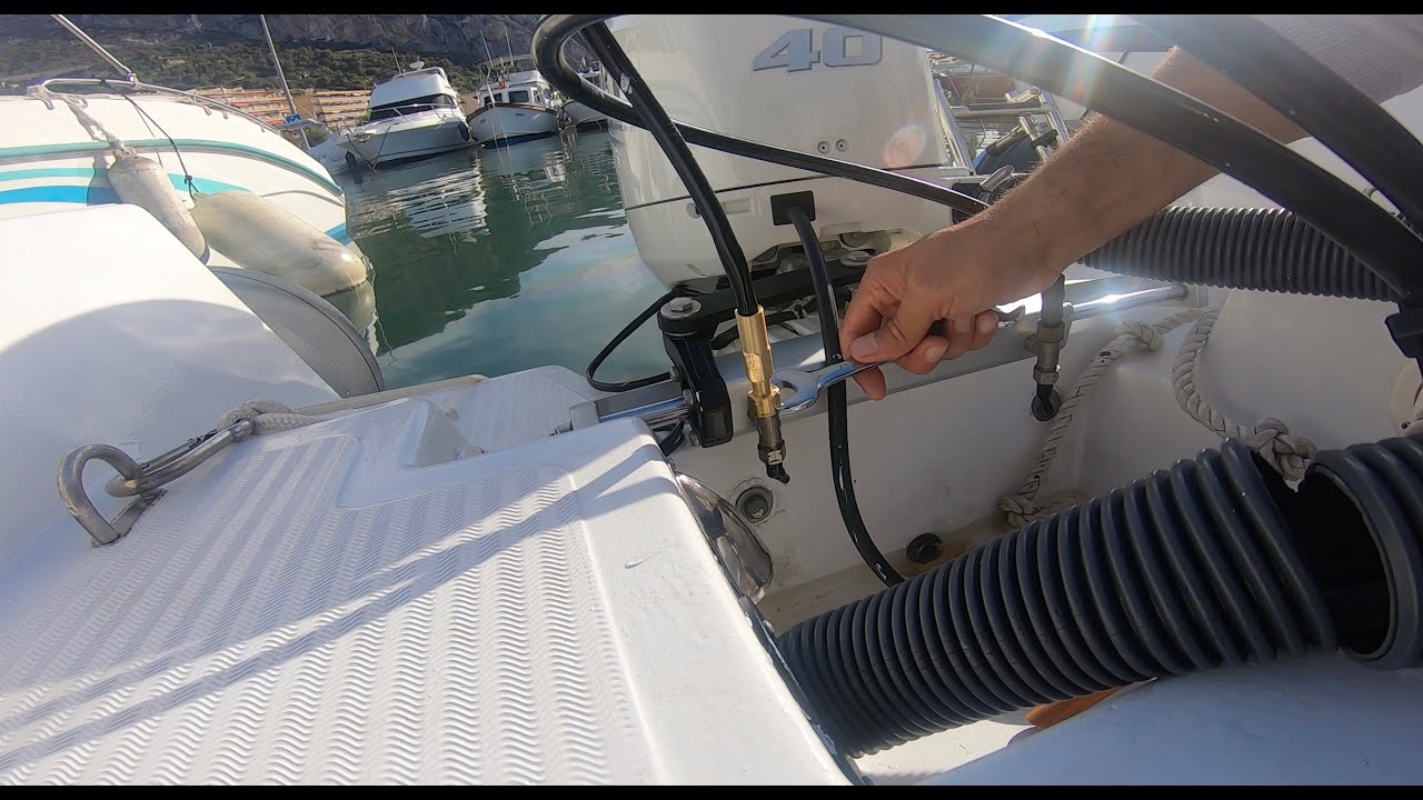 montaggio raccordo timoneria idraulica senza attrezzi specifici - YouTube