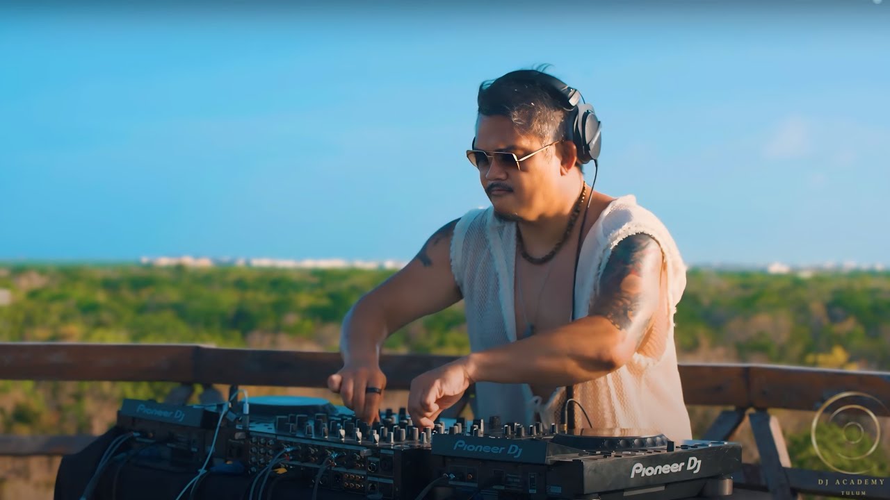 Melodic House DJ Set By Tadeo | Tulum Tower | Tulum DJ Academy - YouTube