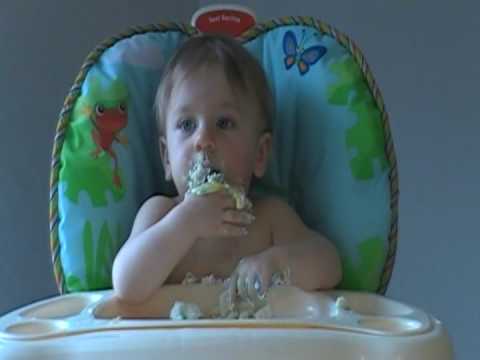 Tucker Taplett aka "TNT" Eating His First Birthday Cake - YouTube