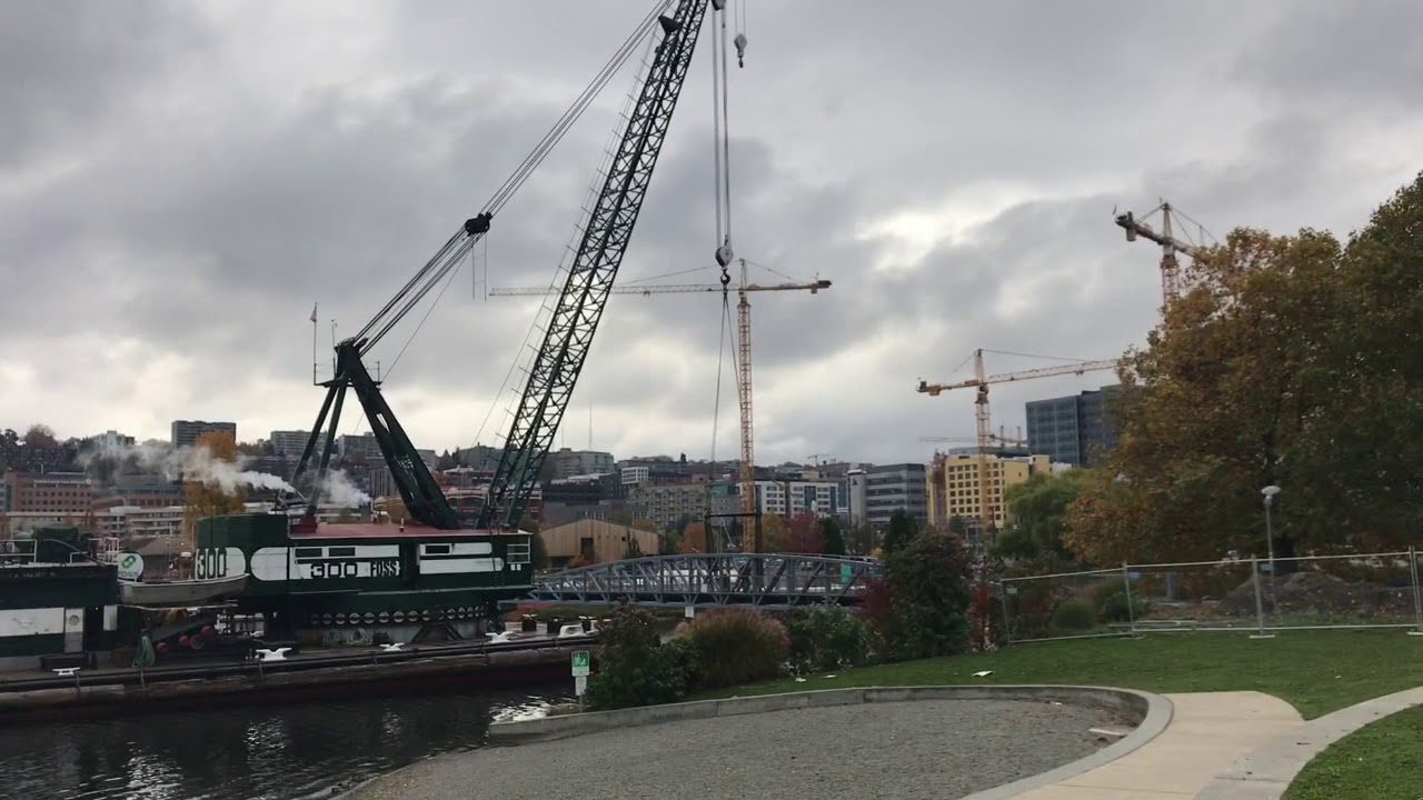 Foss 300 Steam Derrick on Lake Union - YouTube
