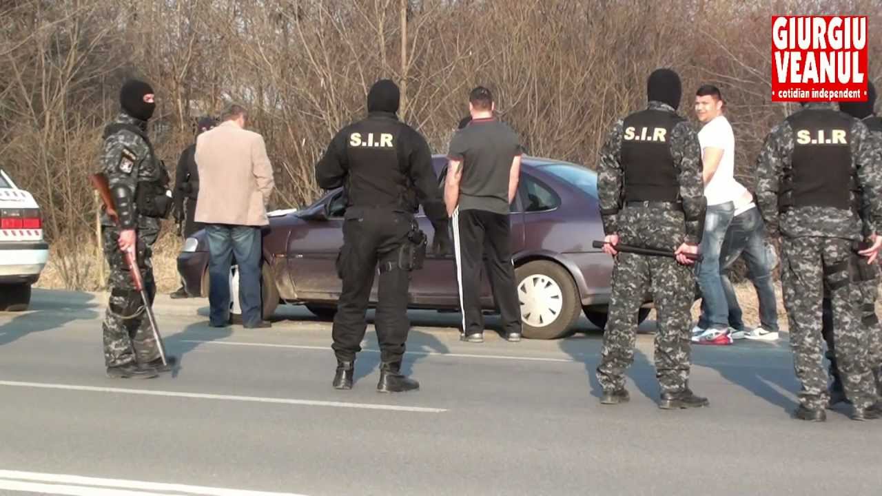 Clanul Sportivilor impiedicat sa intre in Giurgiu - YouTube