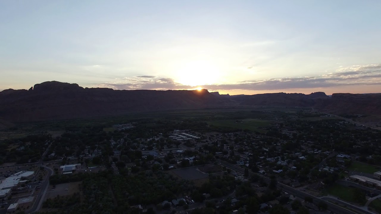 Moab Canyon Sunset & Full Moon Rising Drone Footage - YouTube