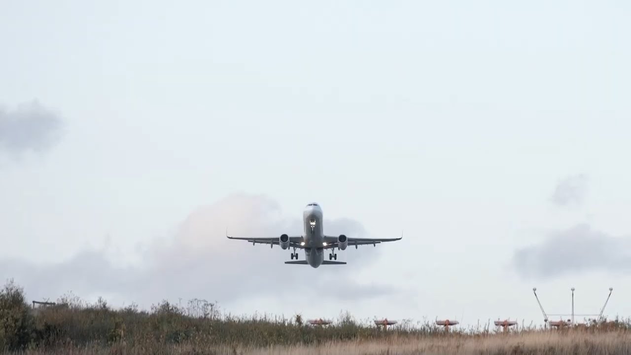 Custom Aerospace Solutions from Starrag - YouTube