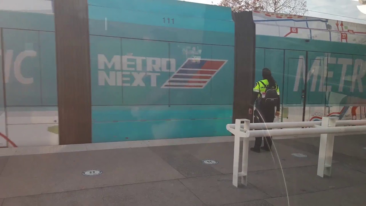 Houston METRORAIL Red Line Entering Northline - YouTube