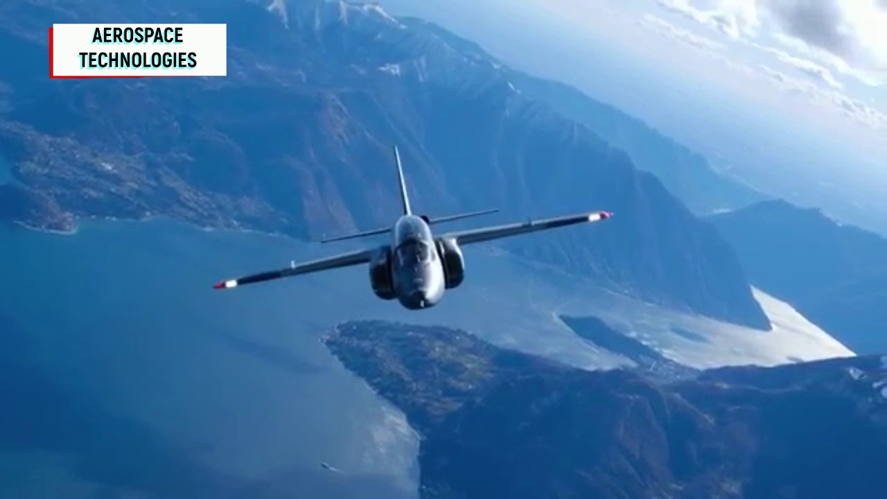 The Italian Air Forces' New Jet Trainer M-345 - YouTube