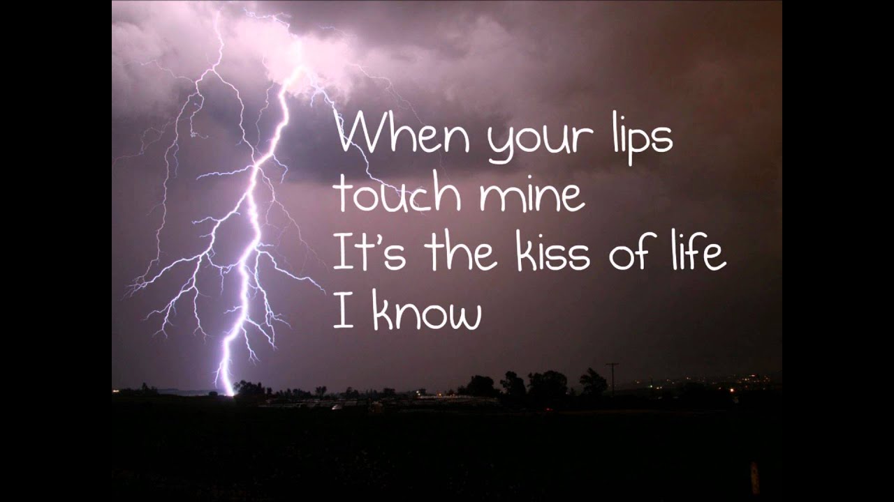 Lightning - The Wanted (LYRICS) HD - YouTube