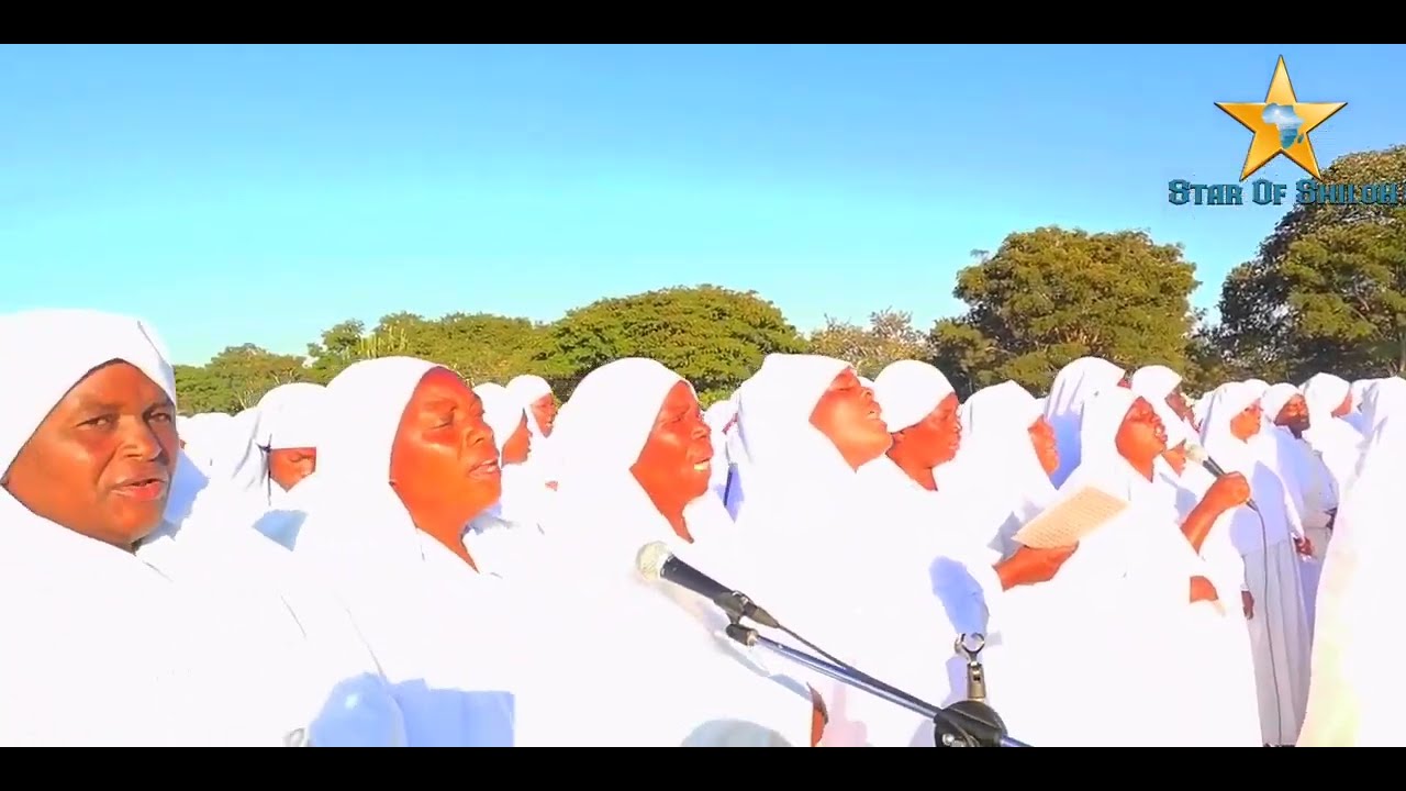 Mumwe aripo pamusoro anotida @Easter Maungwa (Chitando) - YouTube