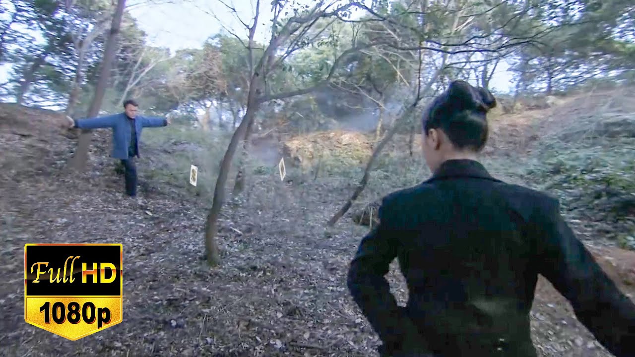 Kung Fu master defeats four Japanese samurai with just a few cards ...