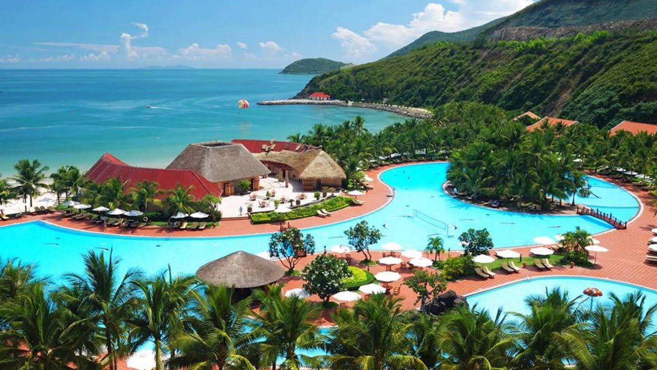 Beautiful Holiday (HD1080p) - YouTube