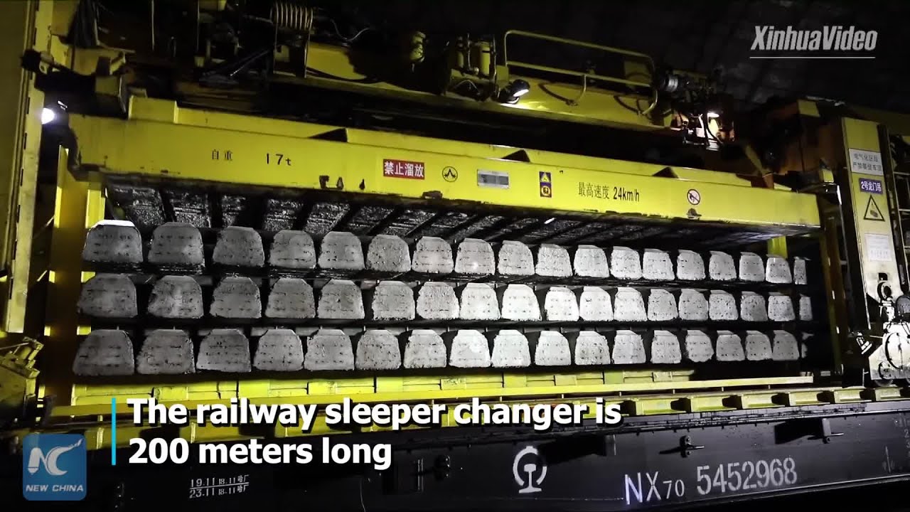Amazing sneak peek at railway sleeper replacement in north China - YouTube