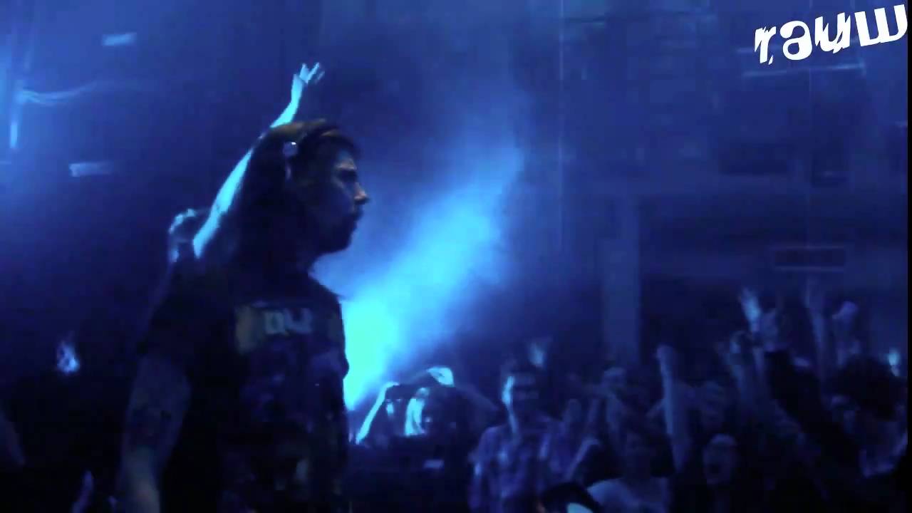 Busy P / Dj Mehdi @ Rauw Utrecht 2011 - YouTube