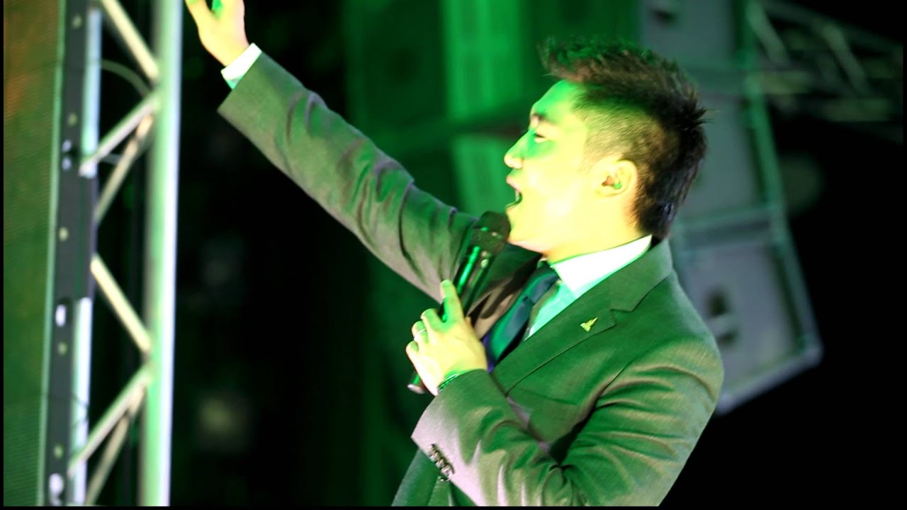 Nomin talst (live) Toglolt - YouTube