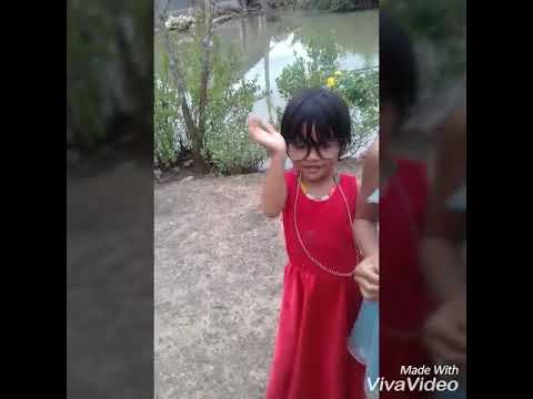 My adik, sedang asik Joged