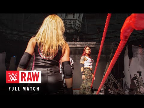 FULL MATCH: Trish Stratus vs. Lita — Women's Title Match: Raw, Dec. 6, 2004
