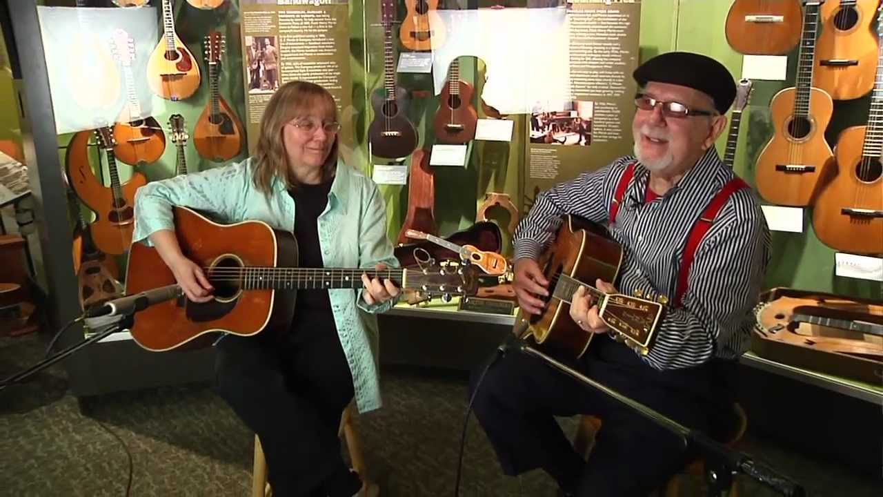 Here Comes Peter Cottontail - Merv Shiner - YouTube