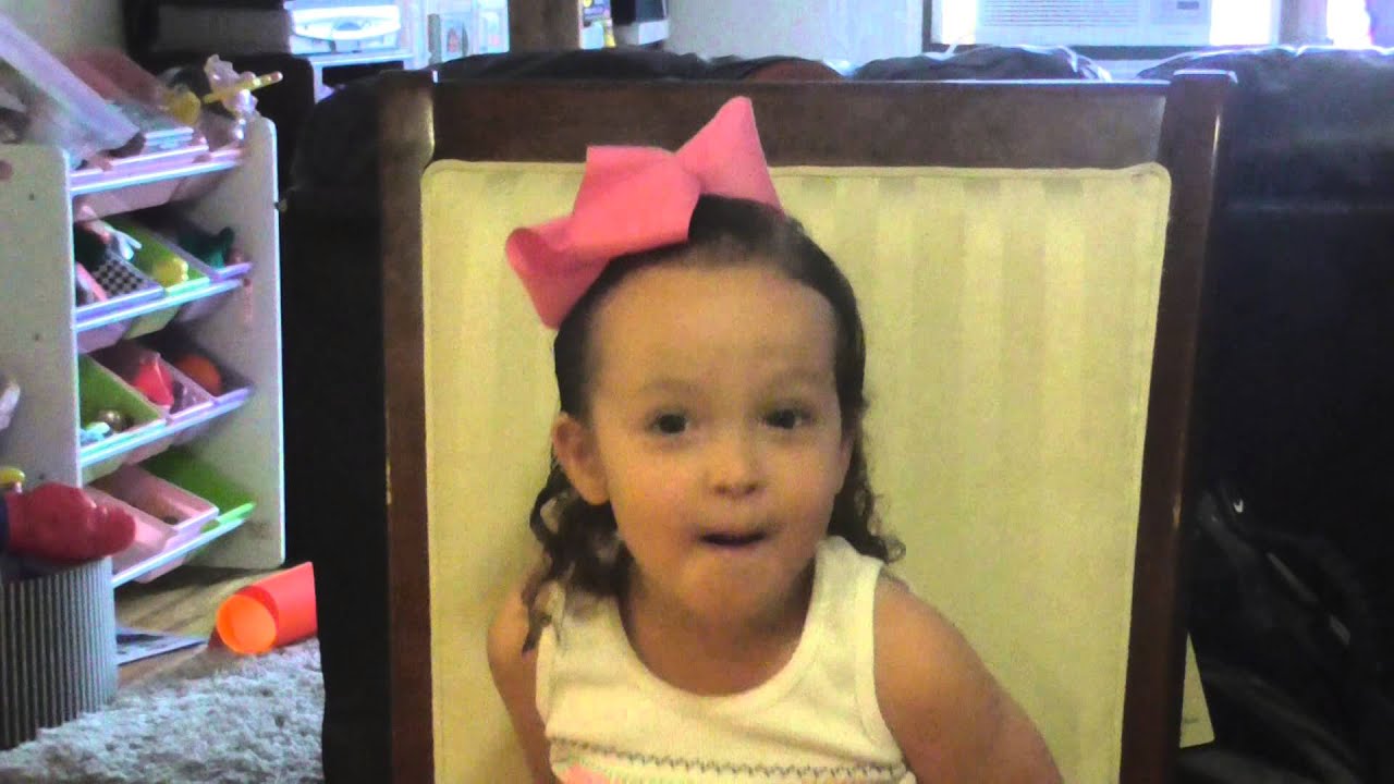 Frozen-Let it Go - Ava SINGING - YouTube
